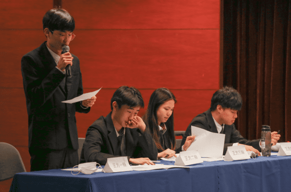 SSIS Hosts Chinese Debate Competition - Shanghai Singapore ...